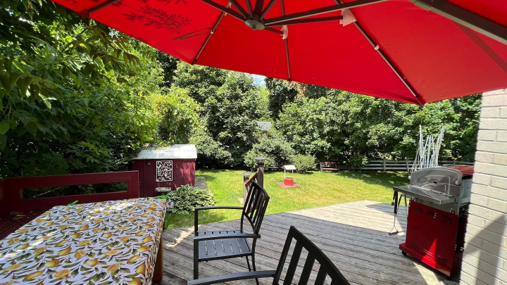 Spacious 3br Newmarket Home: Huge Yard & Parking - Newmarket