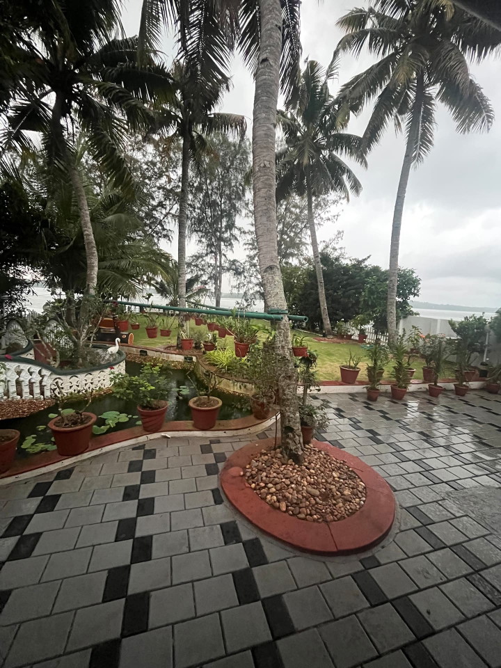 Tranquil Thaamara- A Luxury Lakeside Villa - Kollam