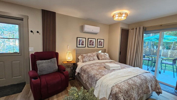 Georges Hideaway Suite | Private Cozy Retreat - Titusville, FL