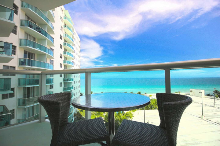 Beautiful Beachfront Apartment! - North Miami, FL