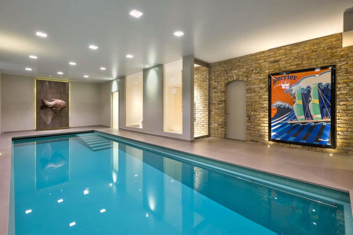 London's Private Trophy Home | Pool, Gym, Spa - London