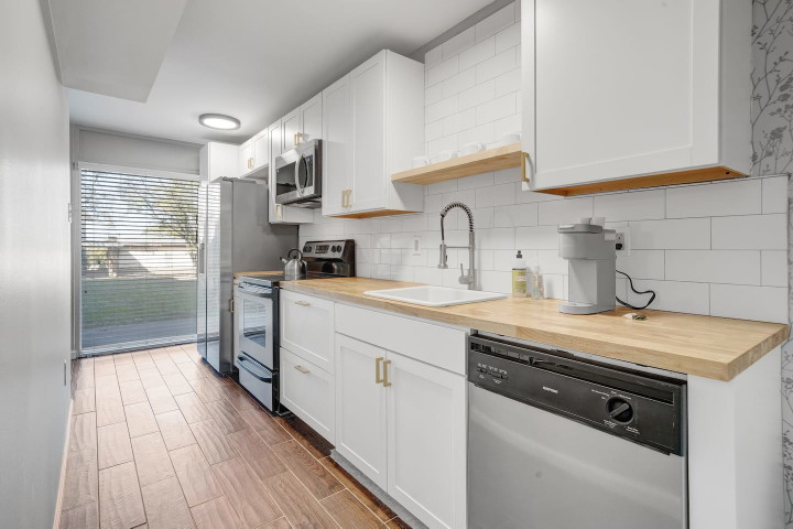 Downtown Retreat:king Bed, Pool, First Floor Condo - Birmingham, AL