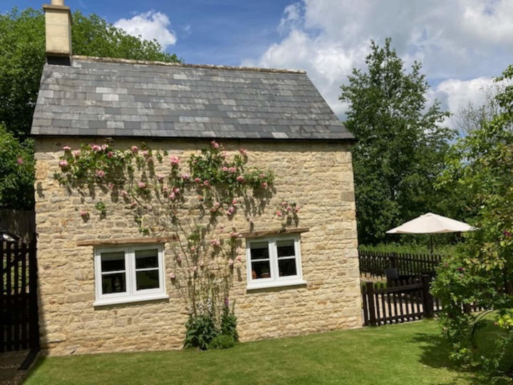 Charming One Bed Detached Cottage In The Cotswolds - Nailsworth