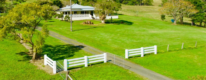 Charming Homestead + Dairy Bales On 180 Acres - Nimbin