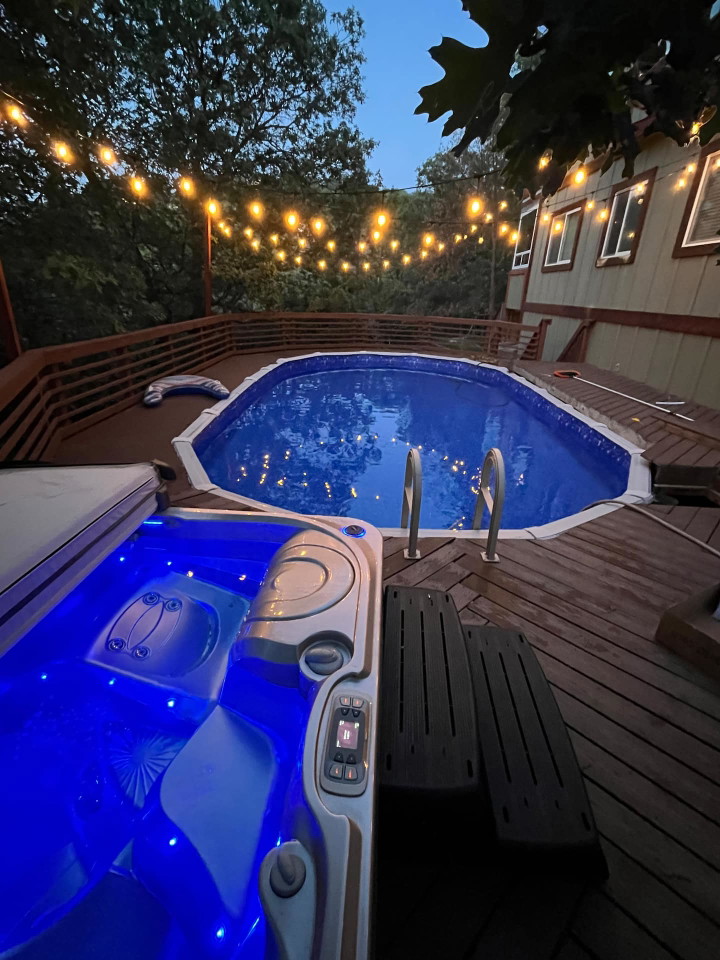 Spacious Family Retreat, Private Pool, Hot Tub - Crestline, CA