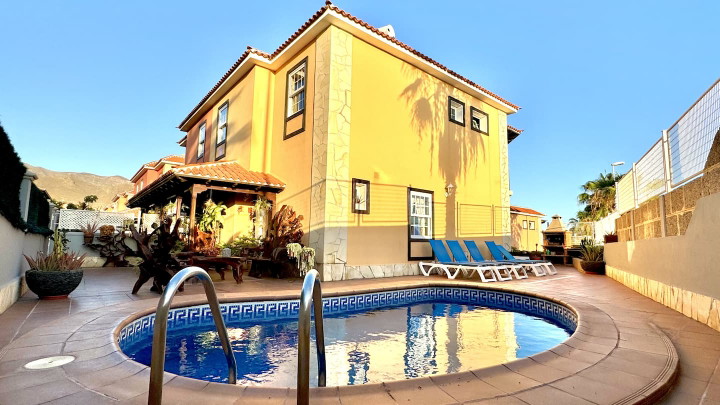 Villa · Luxury & Relaxation · By Deihu Experiences - Adeje