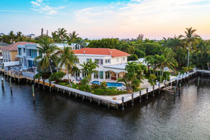 Delray Beach Intracoastal Elegance Waterfront Pool - Delray Beach, FL