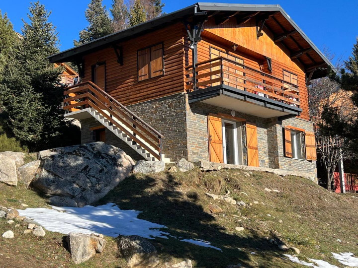Chalet, Emplacement Idéal Les Angles - Matemale