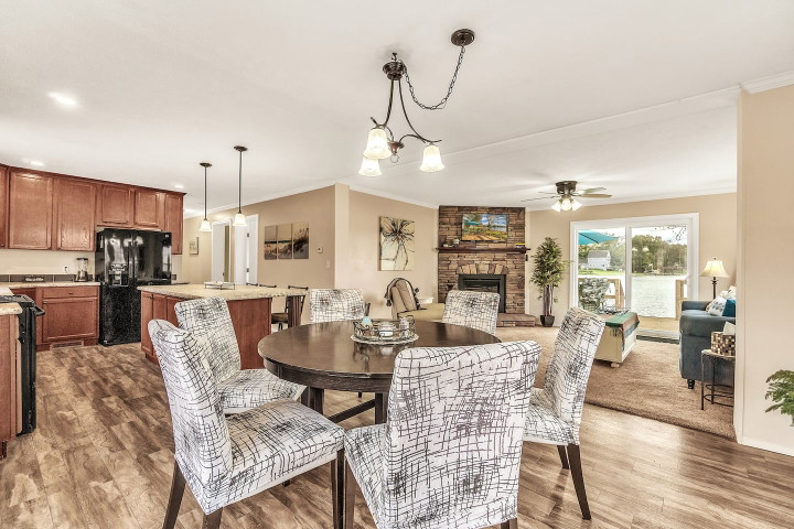 Hidn Lakefront-new Build-private Beach-fast Wi-fi! - Howell, MI