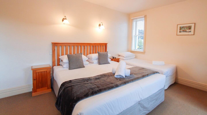 Grand Hotel & Bar Akaroa - King Twin En-suite - Akaroa