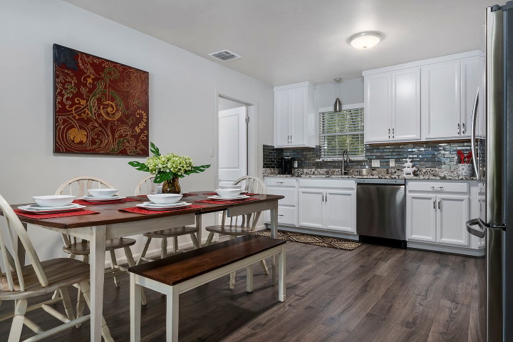 Queen Of Hearts! 2 Blocks To Main, Great Location! - Fredericksburg, TX