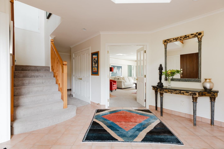 Private, Upstairs Of House + We Serve Breakfast - Paraparaumu