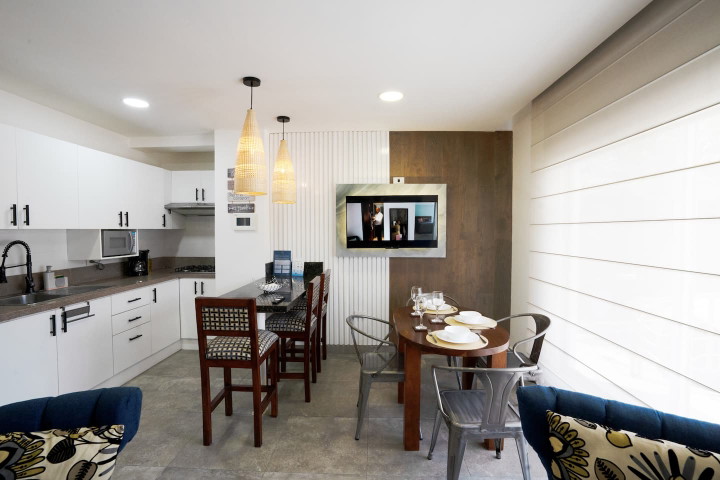 102 Private Apartment For 6 / Parking / San Marino - Ecuador