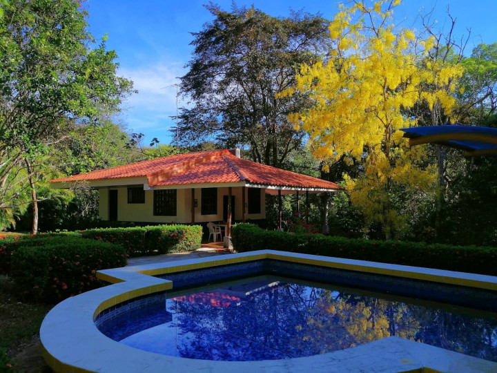 A Rustic Cottage, Swimming Pool, And Ranch - Orotina