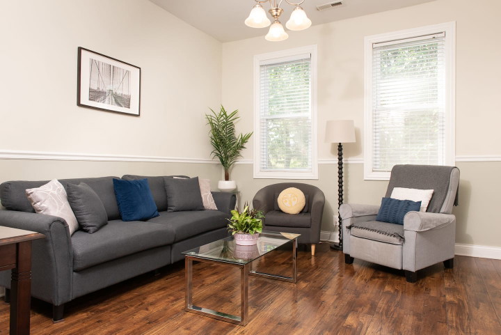 Comfort For The Entire Family Off Of The 606 - Oak Park, IL
