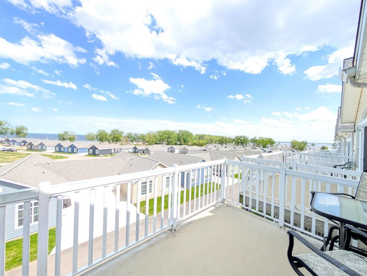 3 Floors, Sleeps 12, 3.5 Baths In Marblehead - Ohio