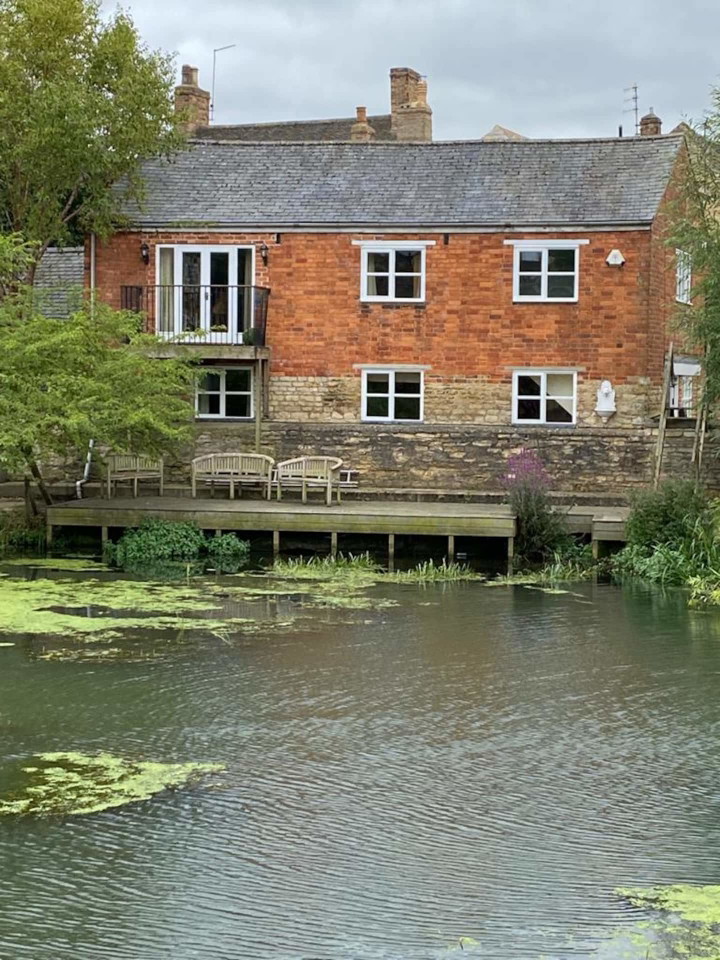 Riverside Luxury Townhouse | Sleeps 6 | Stamford - Rutland