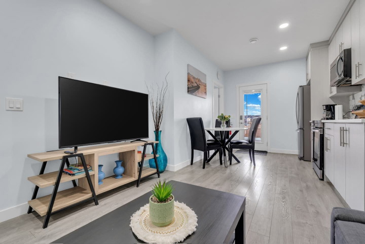 Suite Moderne 2 Chambres  Immense Jardin - Calgary