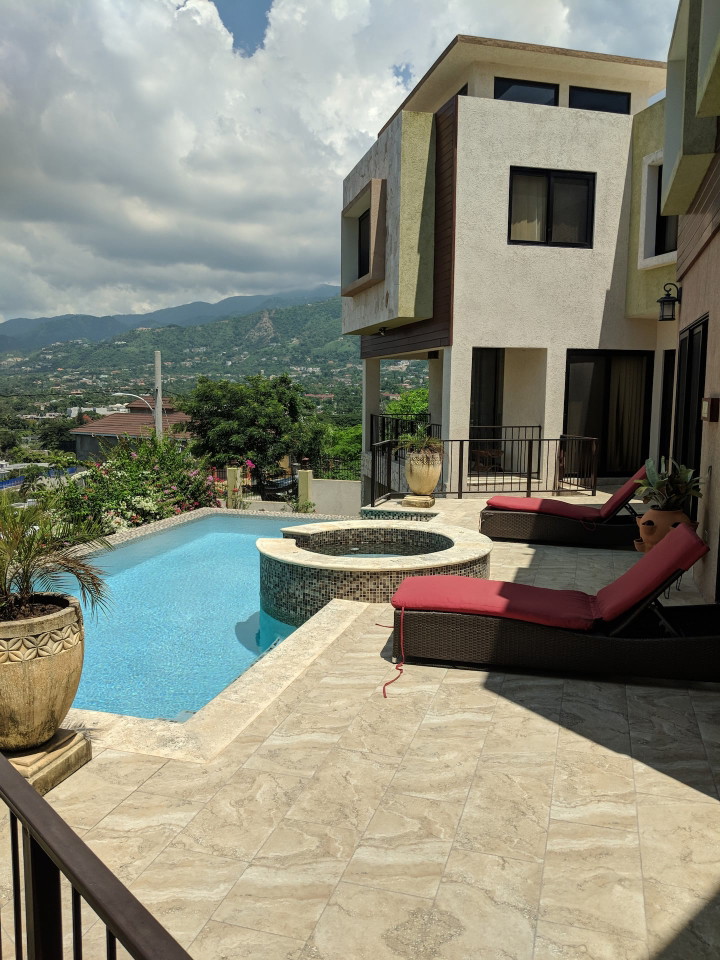 5 Star Comfort And Environment At Best Cost - Kingston