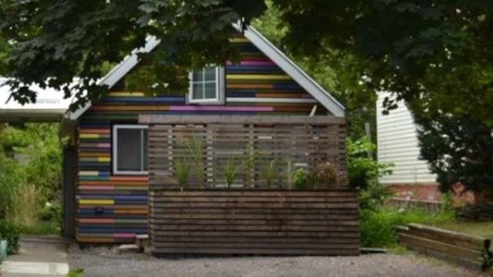 The Coach House - Summer Sandbanks Pass Included - Prince Edward County