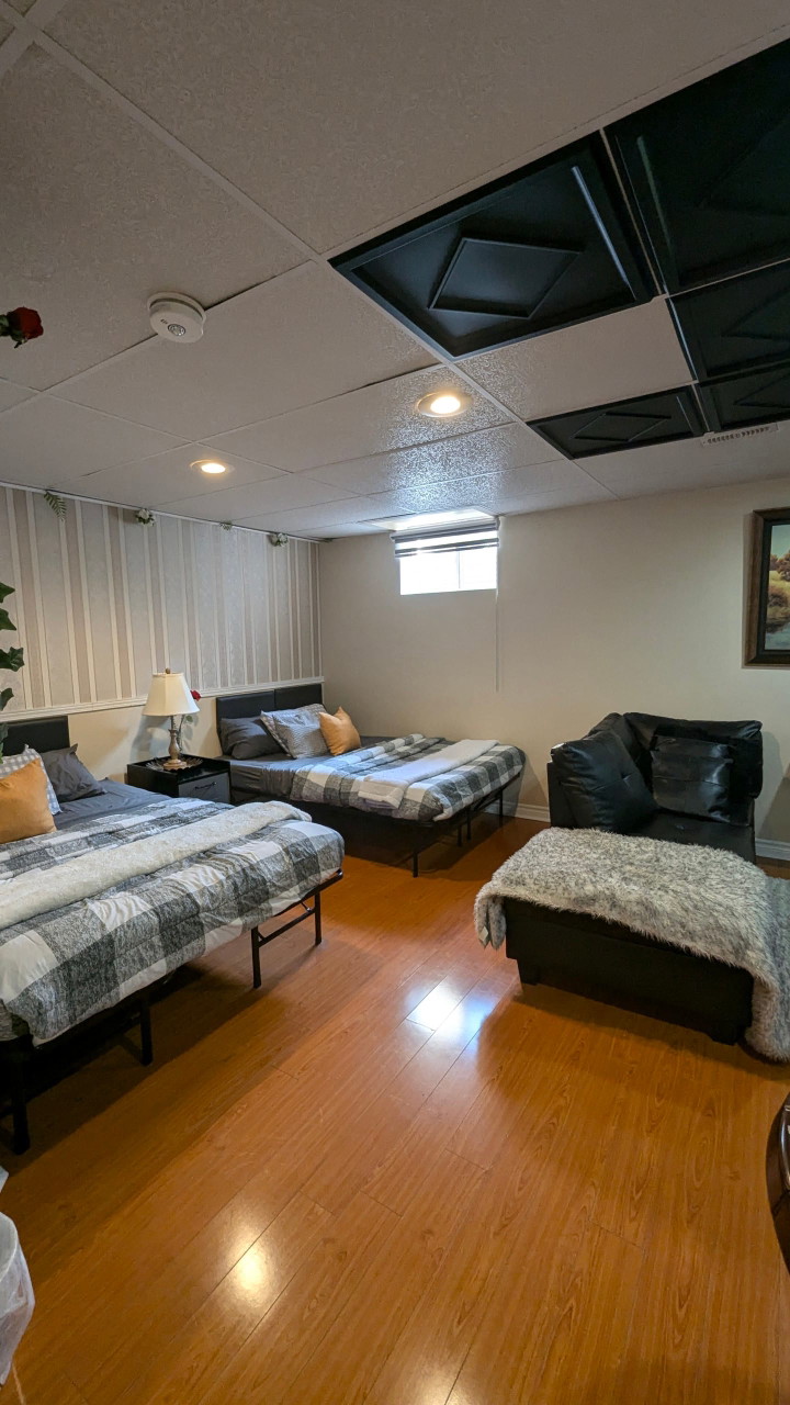 Suite Dreams Spacious Executive Suite - Welland