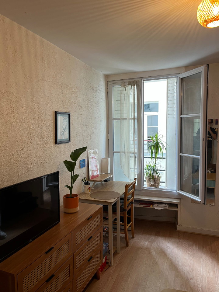 Studio Cosy · Sentier · 5 Min Du Louvre - ibis Styles Paris Bercy