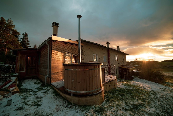 Gîte Avec Vue Et Bain Chaud Chez L'apiculteur ! - Haute-Loire