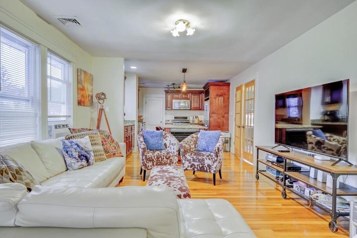 Spacious 4br Stay Ideal For Groups! - Newton, MA