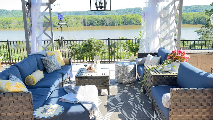 Castle Vue Villa & Outdoor Oasis (River Views) - Red Wing, MN
