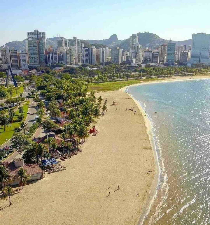 Apto Em Frente Ao Iate Clube Do Es. Praia Do Canto - Vitoria