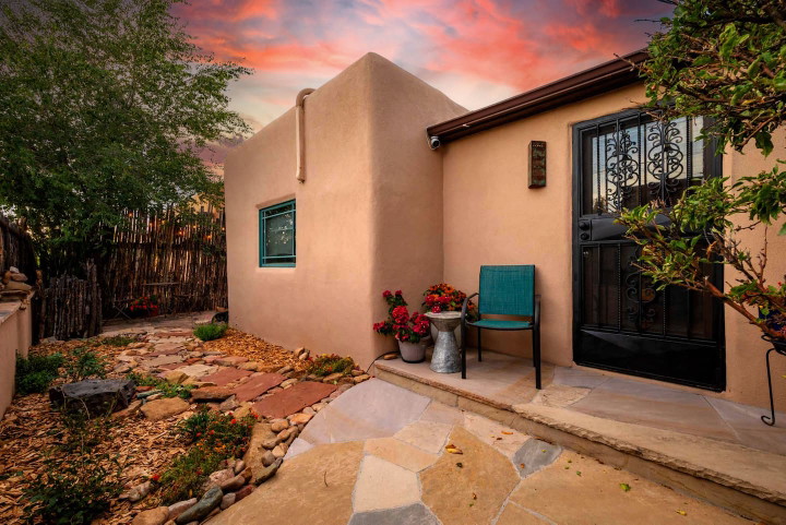 La Casita On Niñita | Crafted Railyard Comfort - Santa Fe, NM