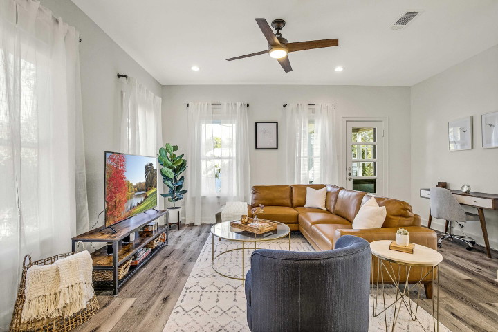 Historic Dt Bungalow | Sleeps 10 | Walk Everywhere - Austin
