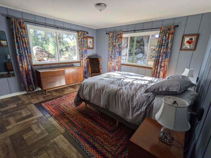 Sleeping Wolf Guest House - California