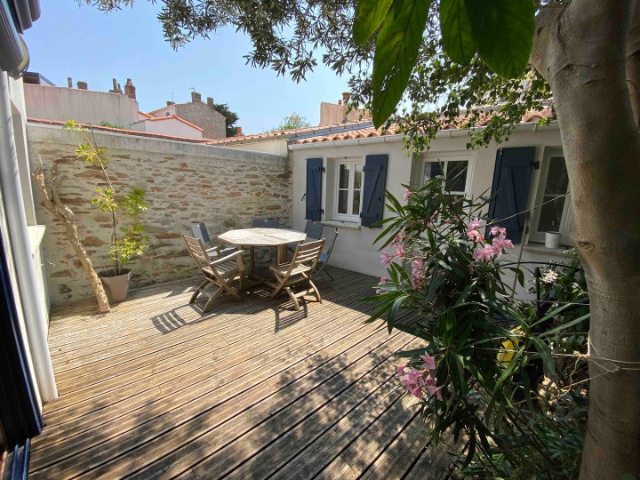 Agréable Maison De Ville Avec Patio - France