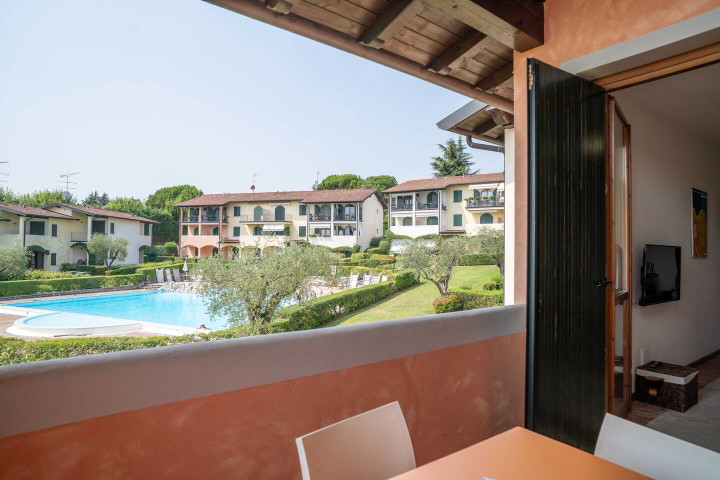 [Pool And Terrace Overlooking The Lake] Elen's House - Gardone Riviera