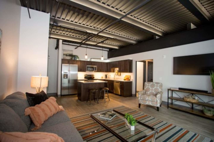 The Best Of Kalamazoo - Spacious Brand-new Downtown Apartment. - Portage, MI