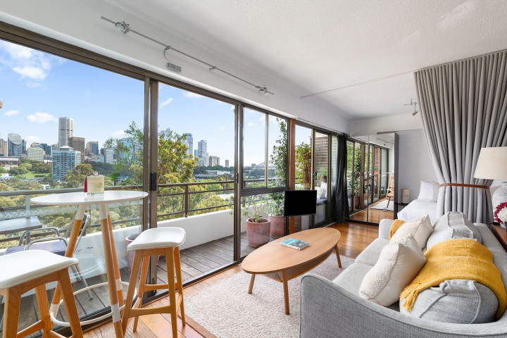 Harbour Horizon: Iconic Skyline Retreat With Pool - Coogee