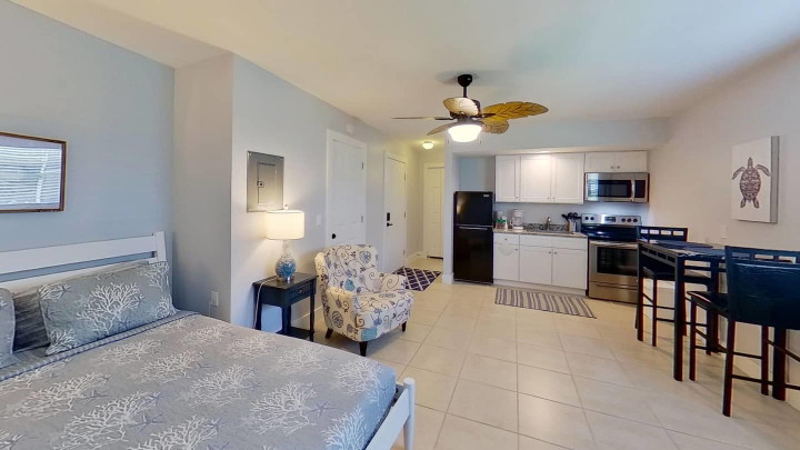 Studio With Patio - Turtle Cove - Cape Coral