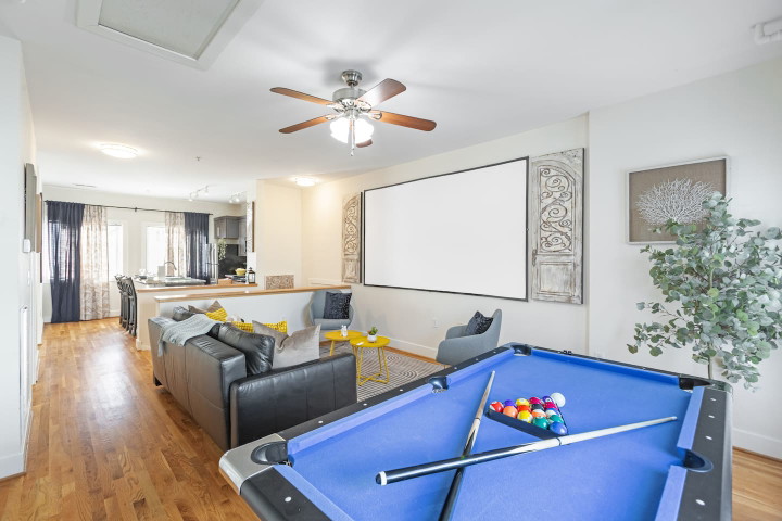 Super Nice;2-kings;2-br;2-bth;movie Screen;pooltab - Richmond, VA