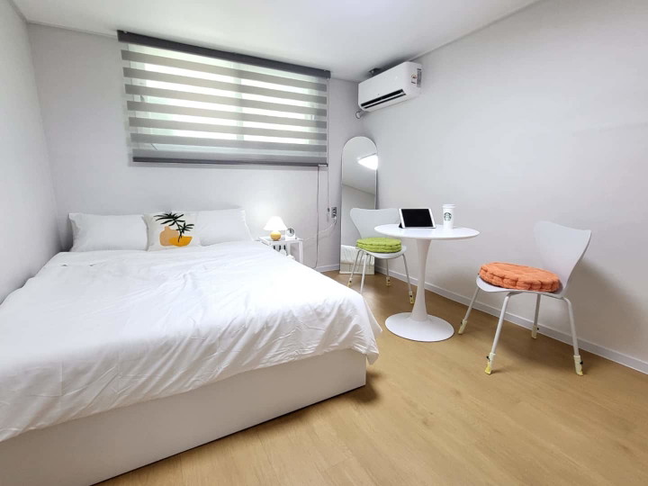 4 Min Walk To Line 3, Modern Renovated Home - Seoul