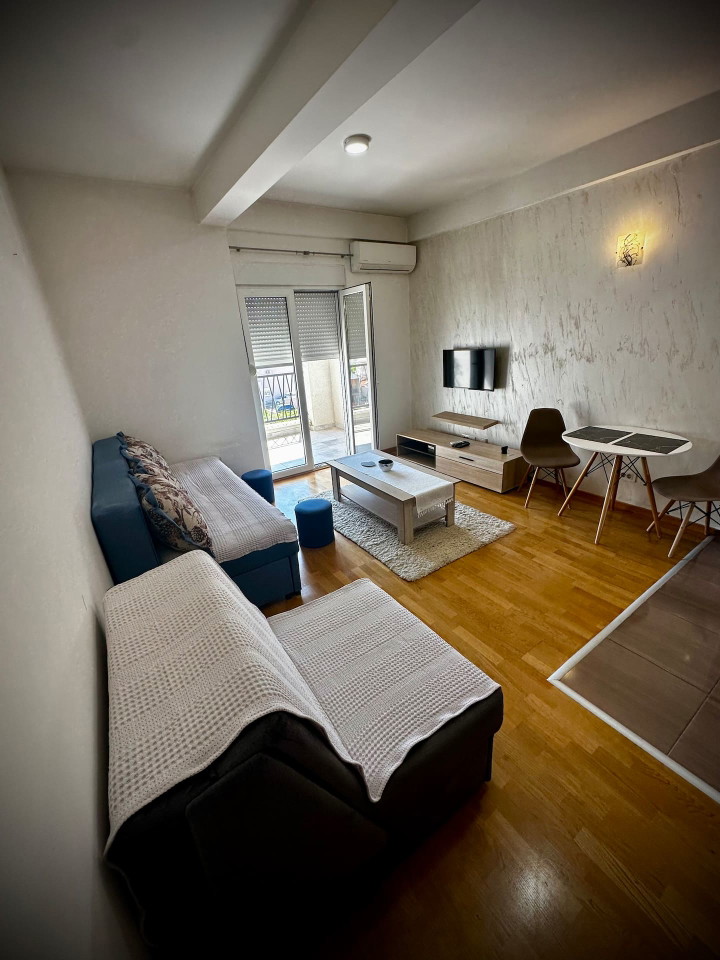 Modern Sunny Studio+terrace, Free Public Parking. - Montenegro
