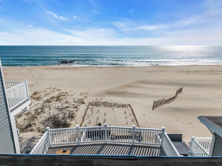 Luxurious 6 Bedroom Oceanside Home On The Beach. - Spring Lake, NJ