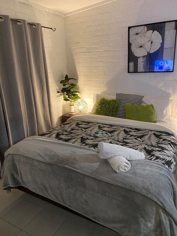 Entire Bicton Apartment - Spacious & Private - Fremantle