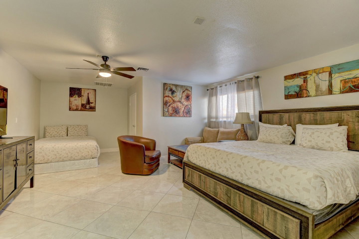 New Renovated Villa #5 *5miles To Strip/convention - Fremont, CA