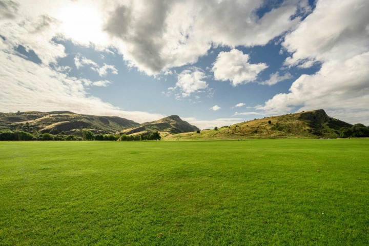 Budget Apartment Near Holyrood Palace - Edinburgh, UK