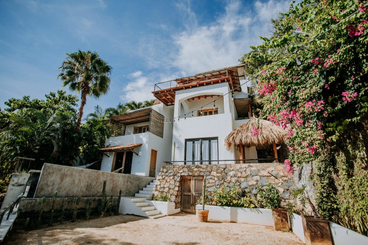 Casa Del Cielo La Ropa Mexico - Zihuatanejo
