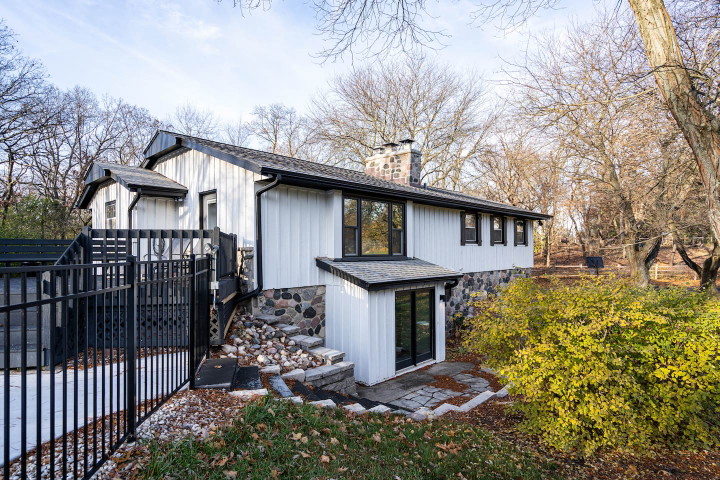 2-acre Retreat Steps From Nagawicka Lake - Wisconsin