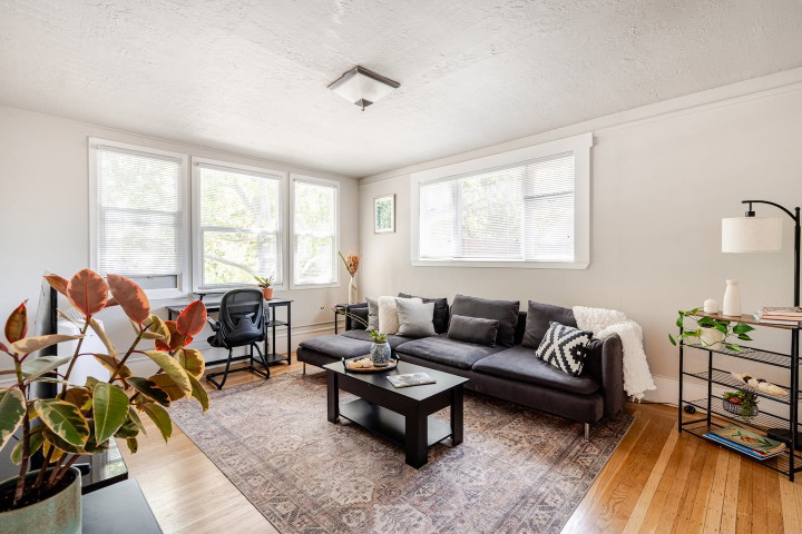 Bright Upstairs Two Bedroom Apt In Fairfax - San Anselmo, CA