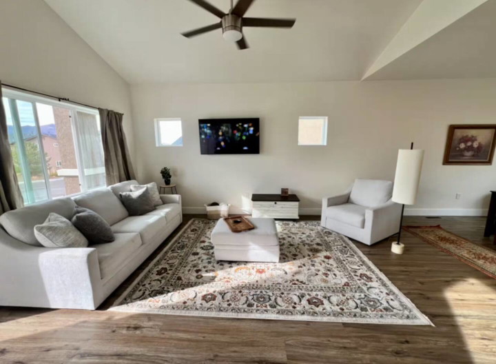 New Sunlit Home W/ Beautiful Views | 3 Br | 2.5 Ba - Winnemucca, NV
