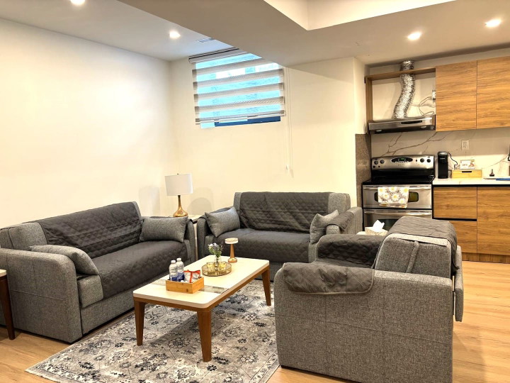 Modern 1br Suite | Heated Floors + Free Parking - Lakeshore